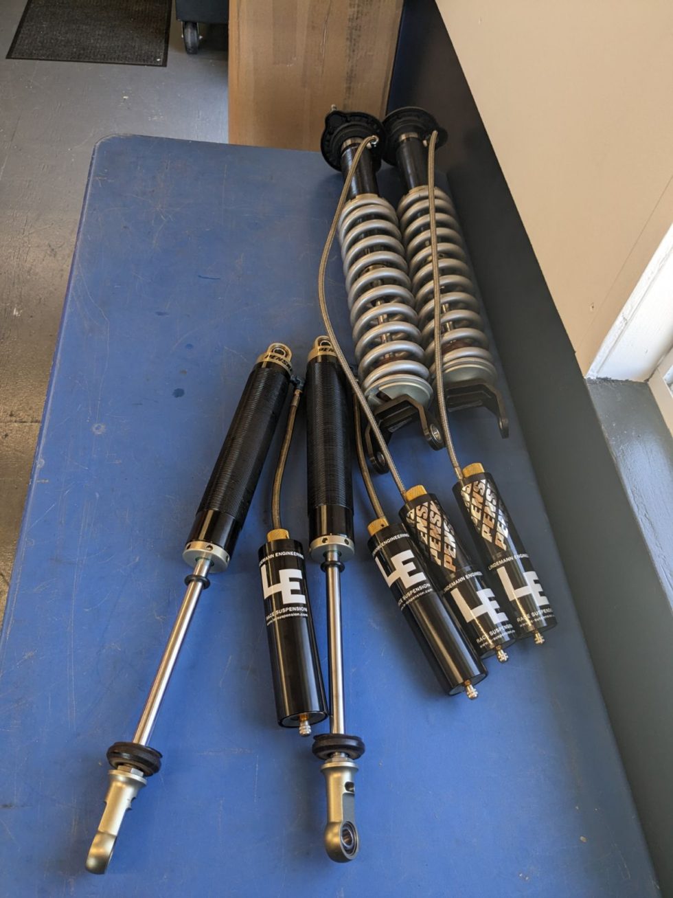 Sticker Effect - Lindemann Engineering